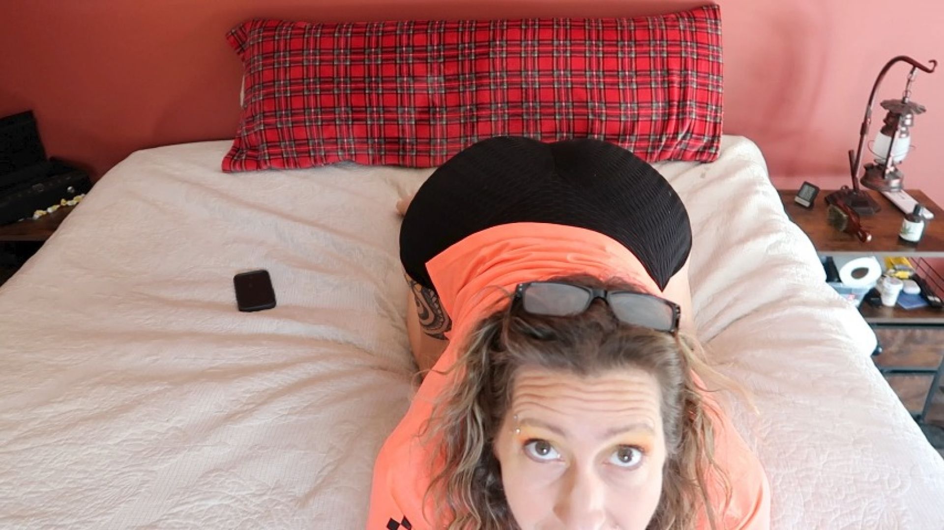 Longtoesally Behind The Sneezy Manyvids