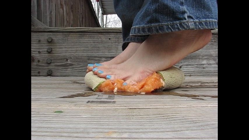 Longtoesally Smushed Manyvids