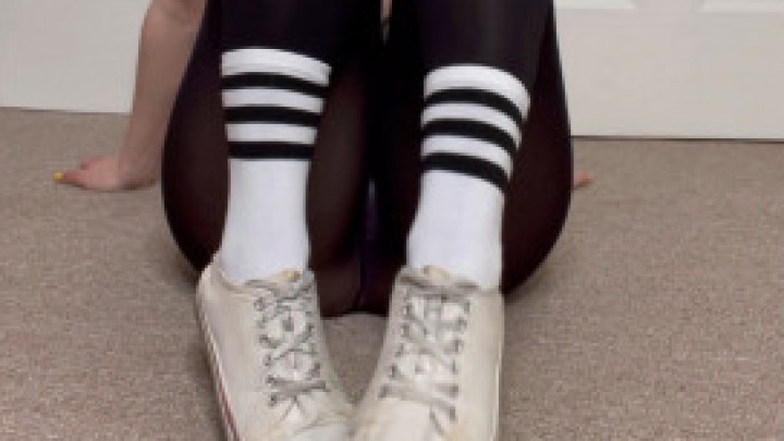 Helenrofficial Shoes And Sock Worship Manyvids