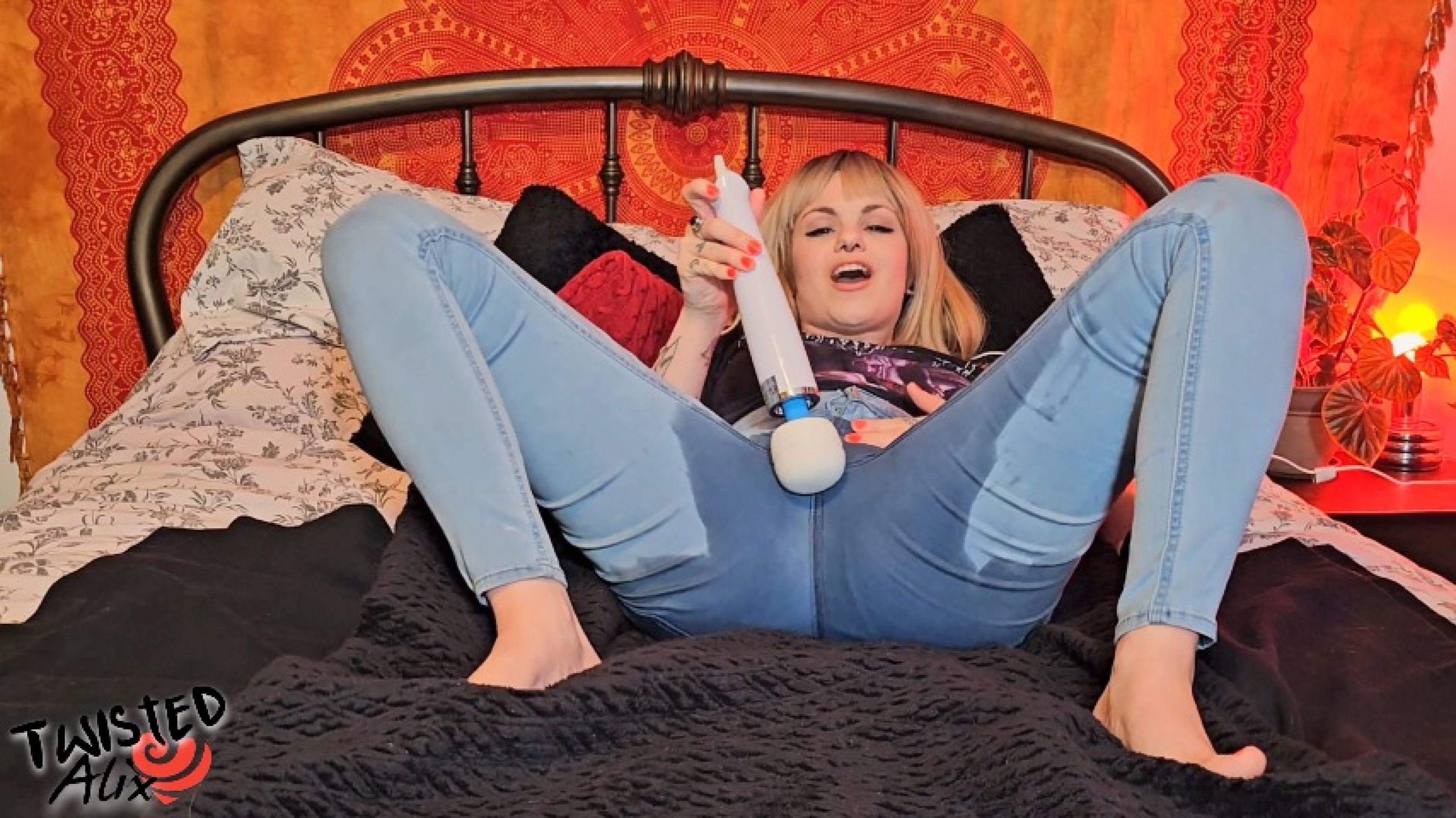 Twistedalix Magic Orgasm And Wet Jeans Custom Manyvids