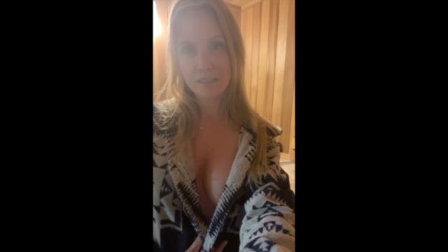 Hollyjane Masturbating In The Sauna Manyvids
