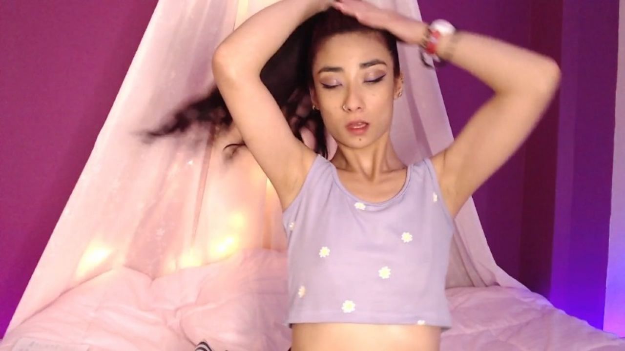 Sexandcoffee Brushing My Hair Manyvids
