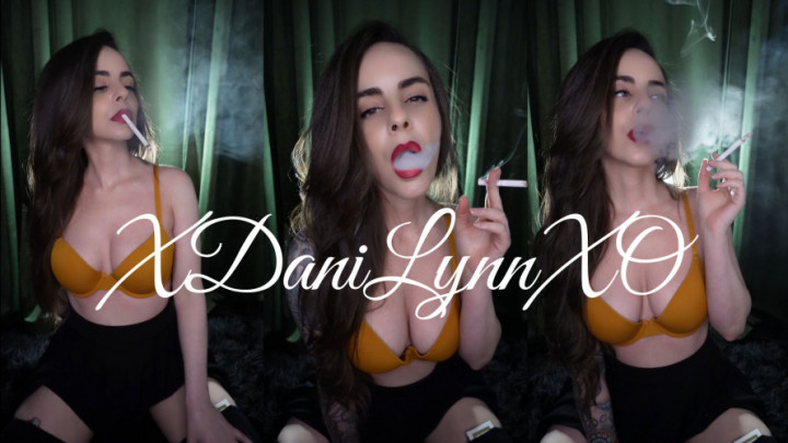 Dani Lynn Smoking In New Bra Manyvids