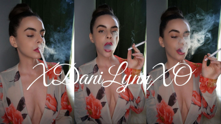 Dani Lynn Smoking In Slow Motion Manyvids