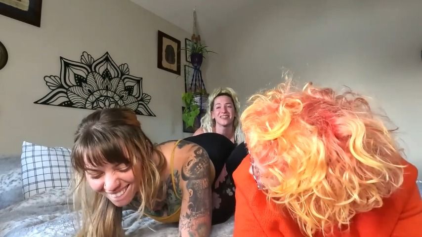 Classyngassy Bunni Farts For Us Manyvids