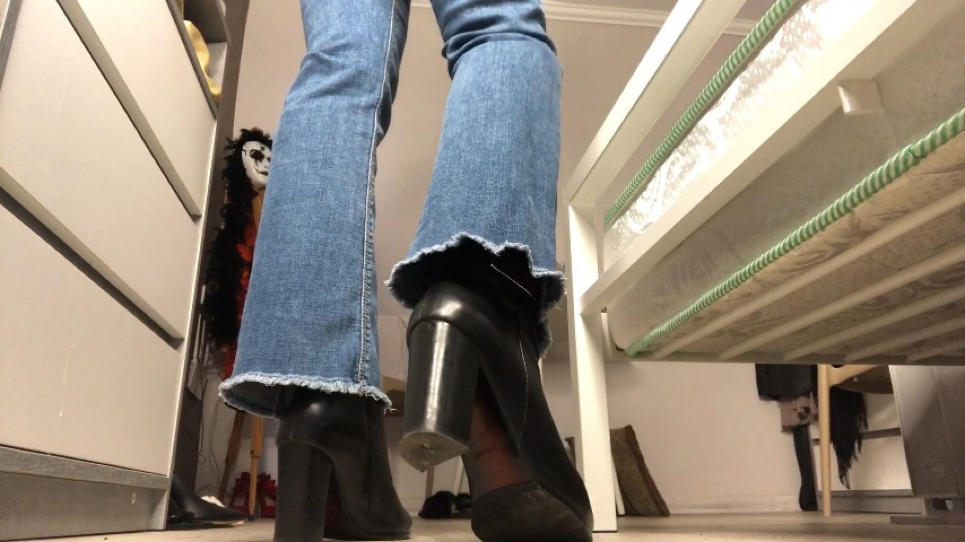 Kathrynne Goddesfeet Boots Teasing Manyvids