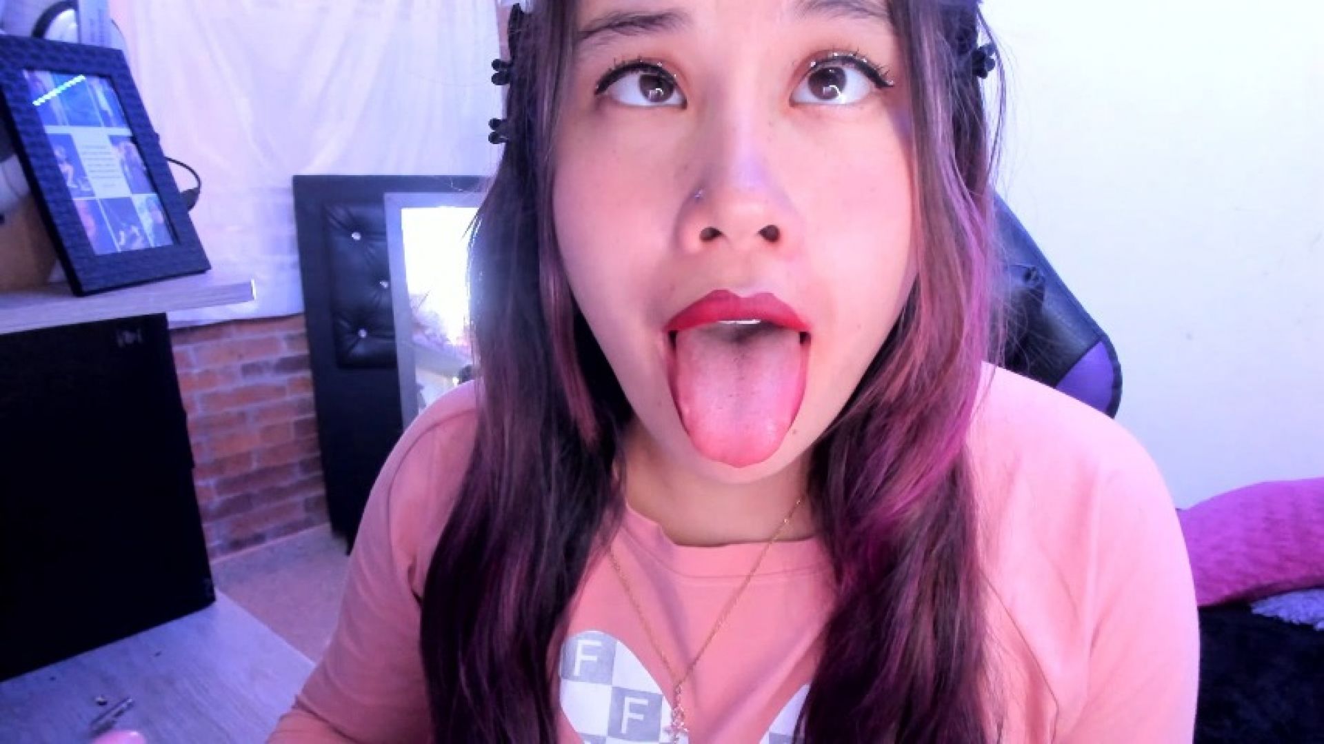Amie E Ahegao Burps Manyvids