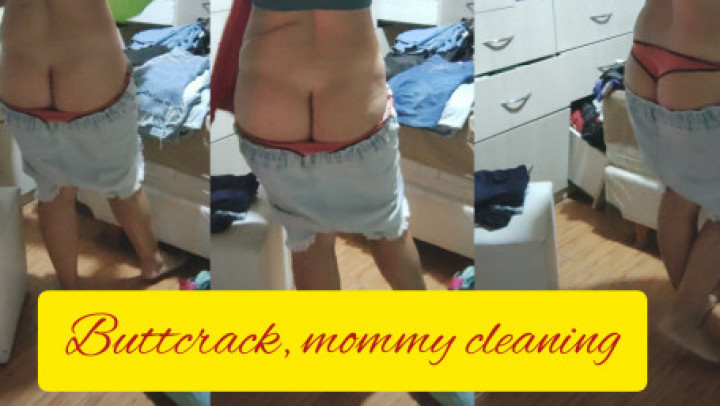 Giahoney Buttcrack Mommy Cleaning Manyvids