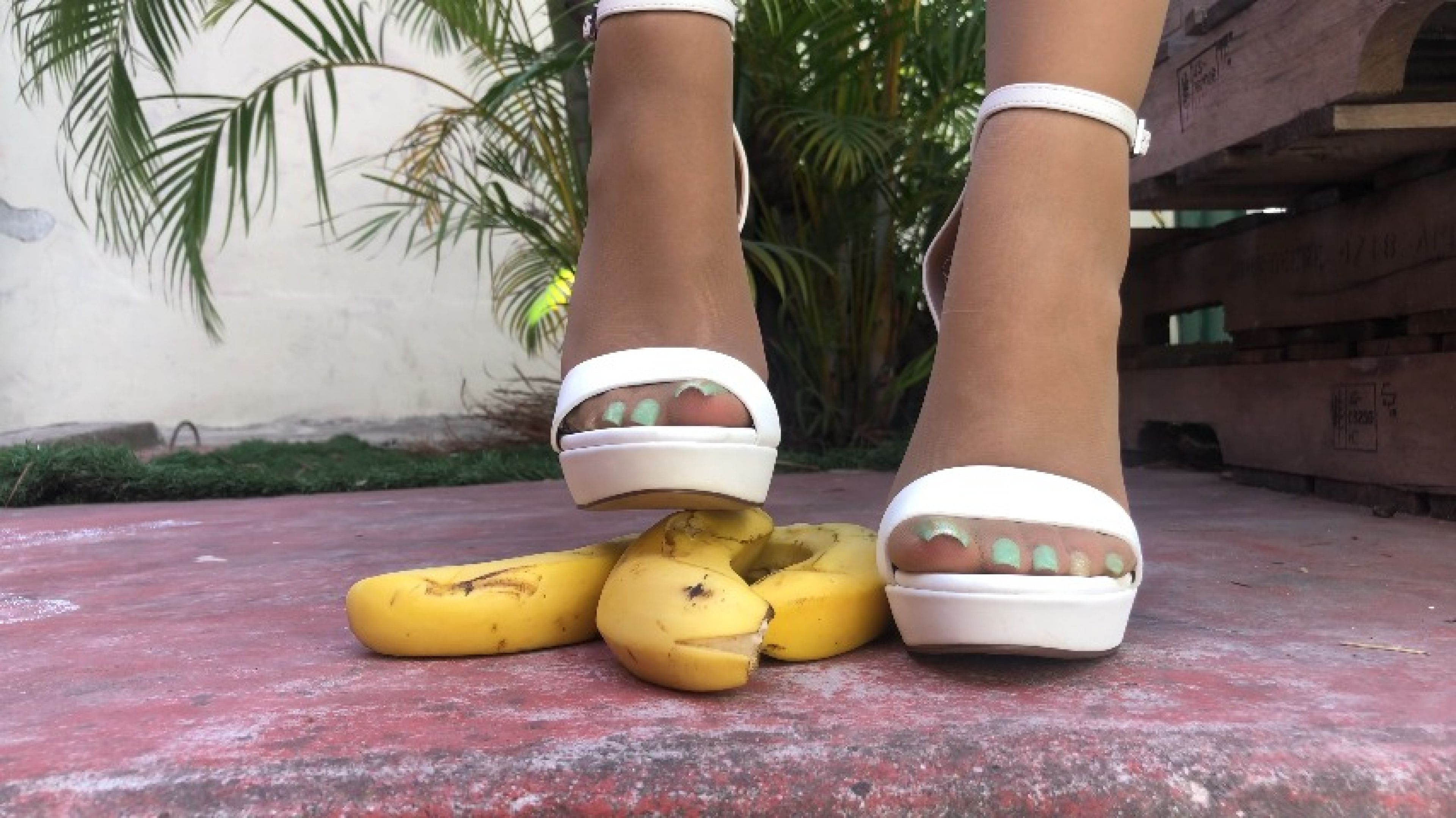 Rossieft Smashing Bananas Manyvids