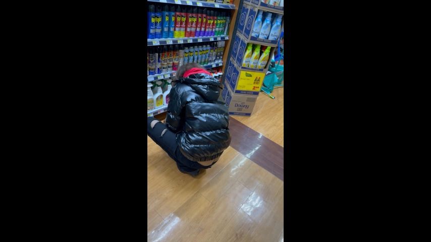 Loveyeeks In Store Showing Buttcrack While Bending Manyvids