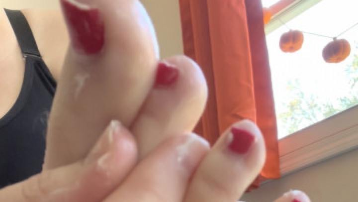 Tinathepawg Dry Foot Asmr And Lotion Up Manyvids