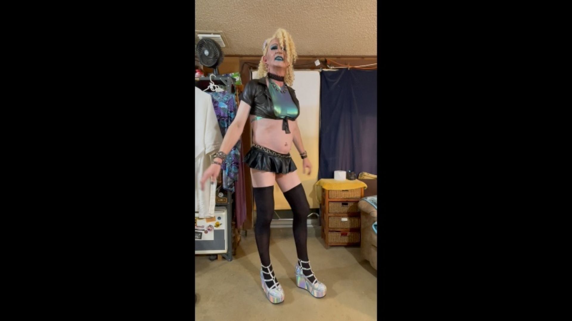 Mandy Le K Mandy Takes Off Her Panties And Gets Excited Manyvids