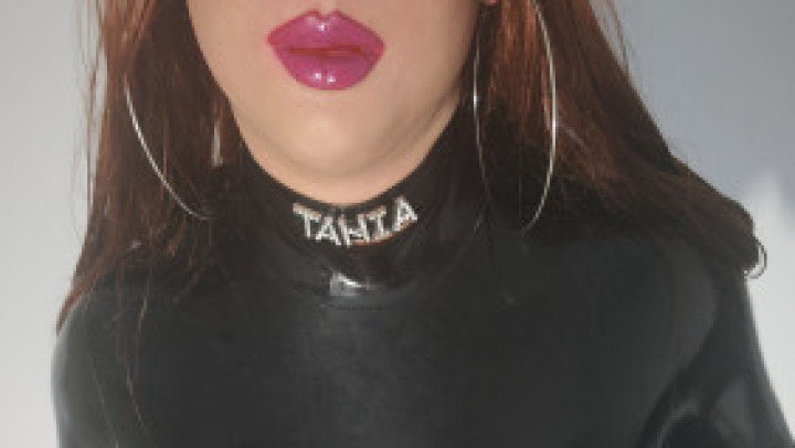 Dominatrix Tania Merry Christmas Manyvids