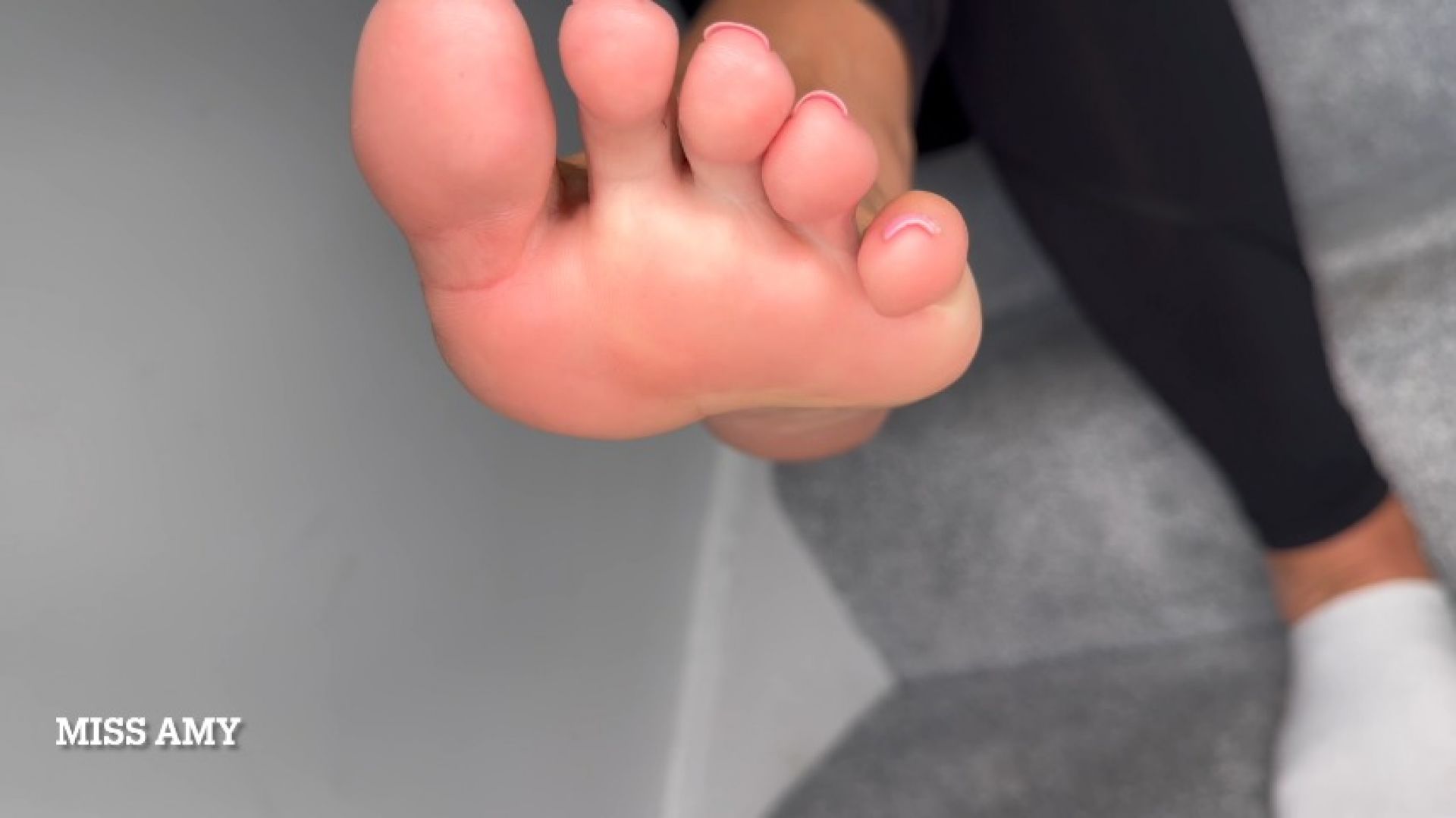 Amysoles Sweaty Feet And Trainer Worship Manyvids