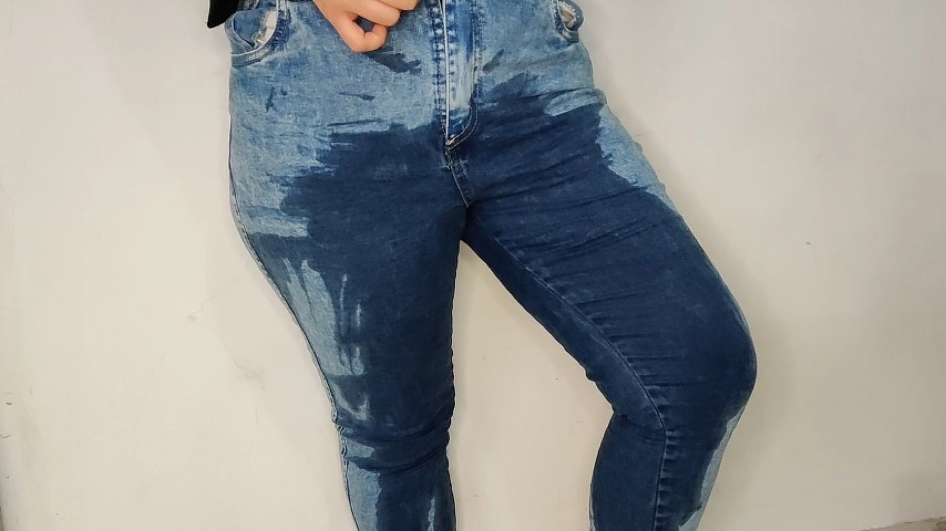 Wadalyn Wetting Jeans Manyvids