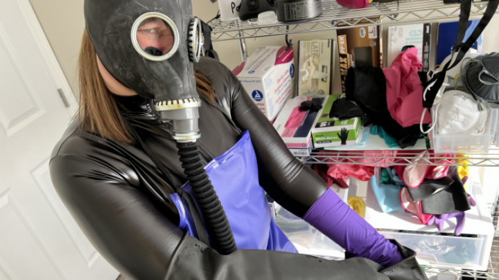 Drloren Quarantine Stepmom Milks Stepson Wearing Gas Mask And Gloves