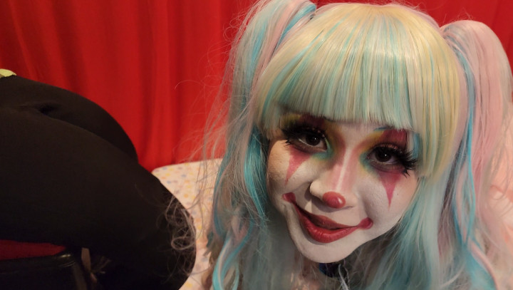 maliceminx-sexy-clown-slut-entertains-ringmasters-guest-manyvids