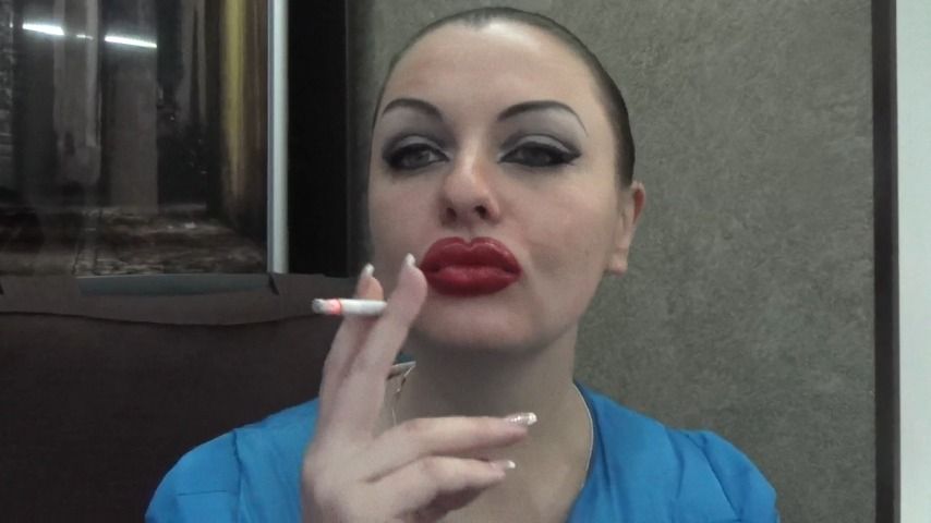 Kateross Sexy Make Up Huge Red Lips Smoking Manyvids