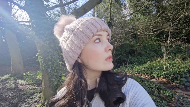 Faye Taylor Outdoor Leggings In The Park Wetting Peeing Manyvids