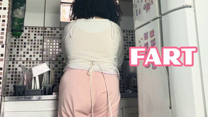 Annacutiepiie Chubby Housewife Farting While Washing Dishes Voyeur
